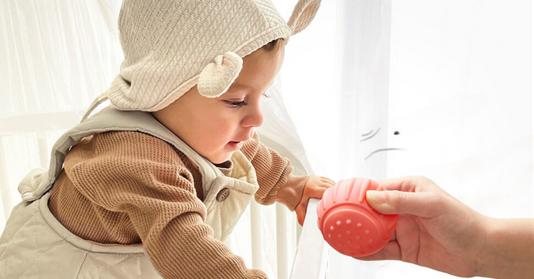 ¿Por qué es importante el juego sensorial para los bebés? – Tumama Kids